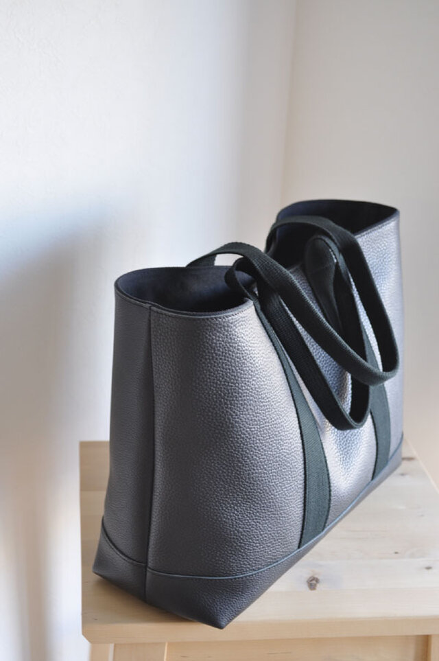 スペシャルプライス☆ シンプルトート ブラック | iichi 日々の暮らしを心地よくするハンドメイドやアンティークのマーケットプレイス