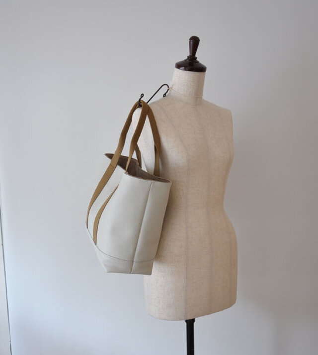 スペシャルプライス☆ シンプルトート ブラック | iichi 日々の暮らしを心地よくするハンドメイドやアンティークのマーケットプレイス