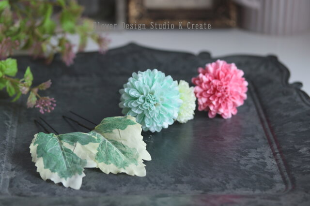 デルフィニュウムとマムの髪飾り 浴衣 着物 訪問着 和装 ミント ミントグリーン 紫 パープル ピンク 袴 髪飾り | iichi 日々の暮らしを心地よくするハンドメイドやアンティークの ...