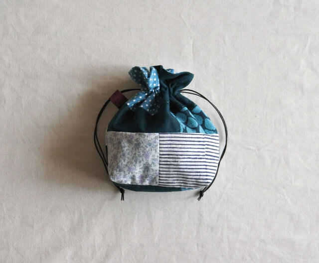 Pouch：underwater | iichi 日々の暮らしを心地よくするハンドメイドやアンティークのマーケットプレイス