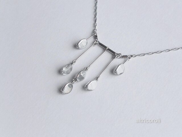 クリスタルフォール·イヤリング(ピアス) / クリアシルバー | iichi 日々の暮らしを心地よくするハンドメイドやアンティークのマーケットプレイス