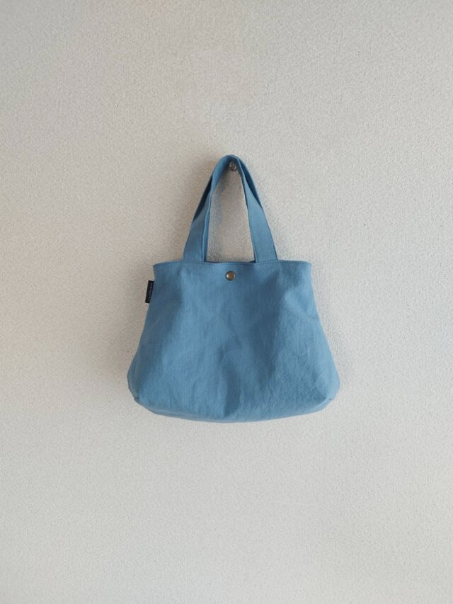 便利な ちょい持ちバッグ ウェッジウッドブルー | iichi 日々の暮らしを心地よくするハンドメイドやアンティークのマーケットプレイス