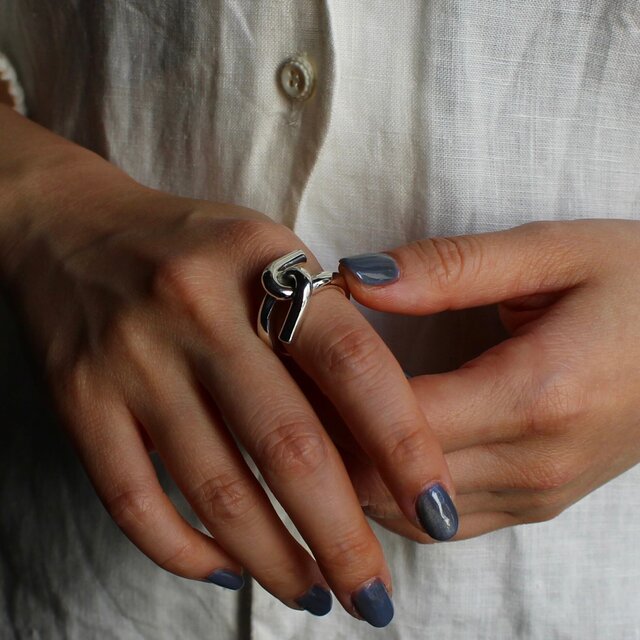 Twist ring / SV925 | iichi 日々の暮らしを心地よくするハンドメイドやアンティークのマーケットプレイス