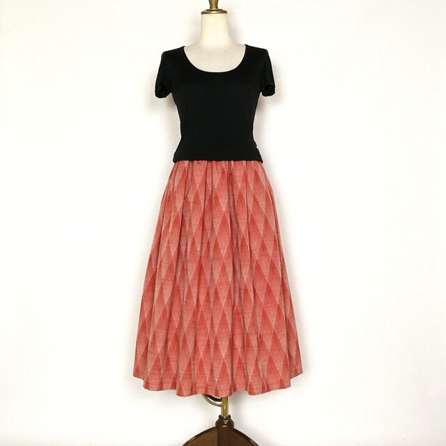 紬リメイク＊タックスカート | iichi 日々の暮らしを心地よくするハンドメイドやアンティークのマーケットプレイス