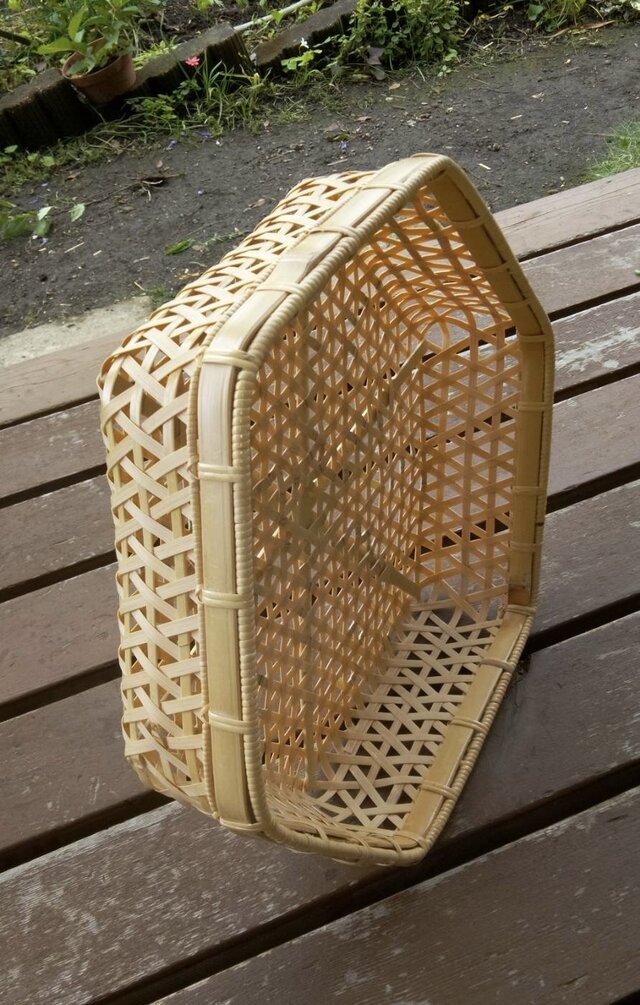 麻の葉編み六角カゴ | iichi 日々の暮らしを心地よくするハンドメイドやアンティークのマーケットプレイス