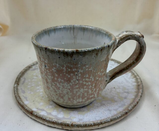 カップ＆ソーサー | iichi 日々の暮らしを心地よくするハンドメイドやアンティークのマーケットプレイス