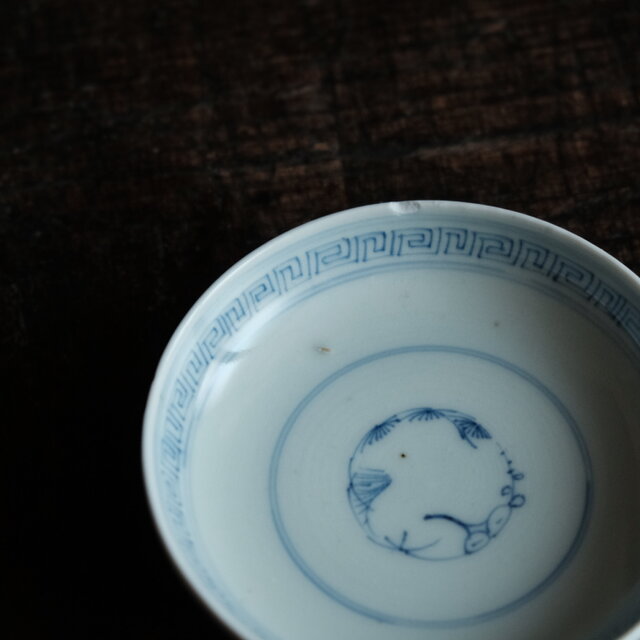 線描きで素敵 伊万里 花文染付線描き蓋付碗 antiques/骨董 古民家 江戸末期【縁にアタリ】i1 | iichi 日々の暮らしを心地よくするハンドメイドやアンティークのマーケットプレイス