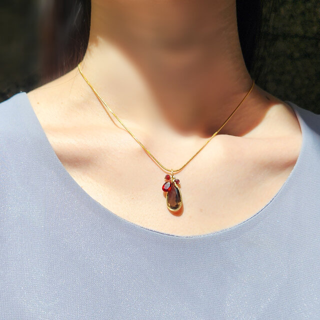 3WAY★スモーキークォーツ・ガーネット・貝パールのサージカルステンレスネックレス・スライド60cm ～Chocolat | iichi 日々の暮らしを心地よくするハンドメイドやアンティークの ...