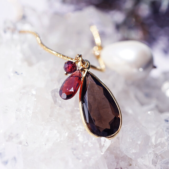 3WAY★スモーキークォーツ・ガーネット・貝パールのサージカルステンレスネックレス・スライド60cm ～Chocolat | iichi 日々の暮らしを心地よくするハンドメイドやアンティークの ...