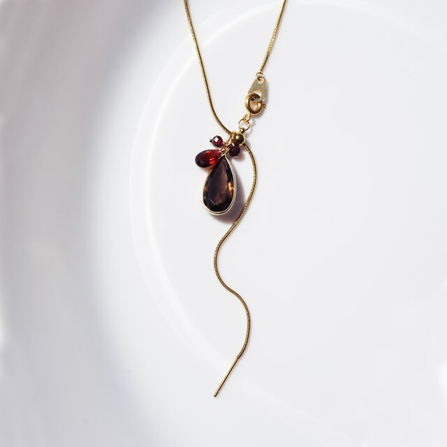 3WAY★スモーキークォーツ・ガーネット・貝パールのサージカルステンレスネックレス・スライド60cm ～Chocolat | iichi 日々の暮らしを心地よくするハンドメイドやアンティークの ...
