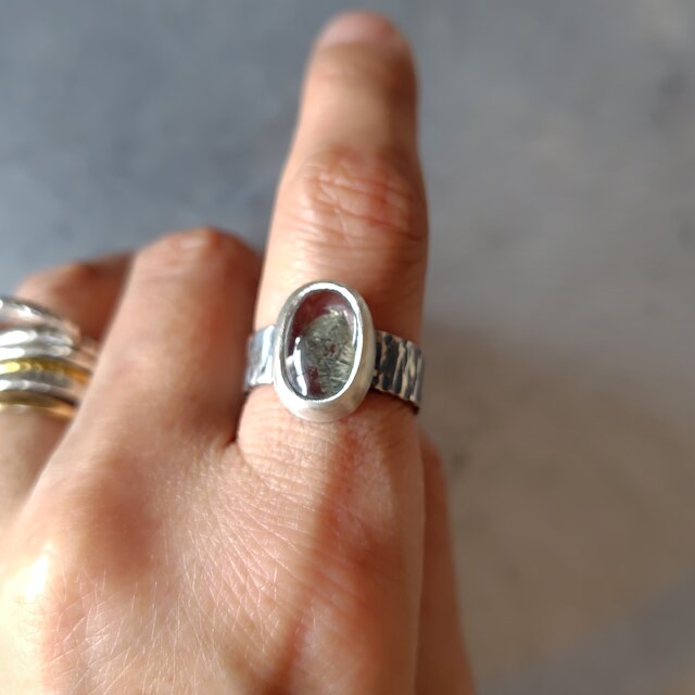 マーカサイトインクォーツシルバーリング#14 | iichi 日々の暮らしを心地よくするハンドメイドやアンティークのマーケットプレイス