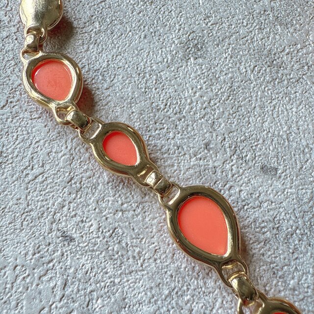 NN13-【Napier】ネイピア・ヴィンテージネックレス Gold Tone Coral Pink Cabochon | iichi 日々の暮らしを心地よくするハンドメイドやアンティークの ...