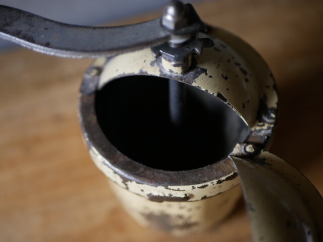 PEUGEOT プジョー G1 フランスヴィンテージ コーヒーミル アンティークのある生活 | iichi 日々の暮らしを心地よくするハンドメイドやアンティークのマーケットプレイス