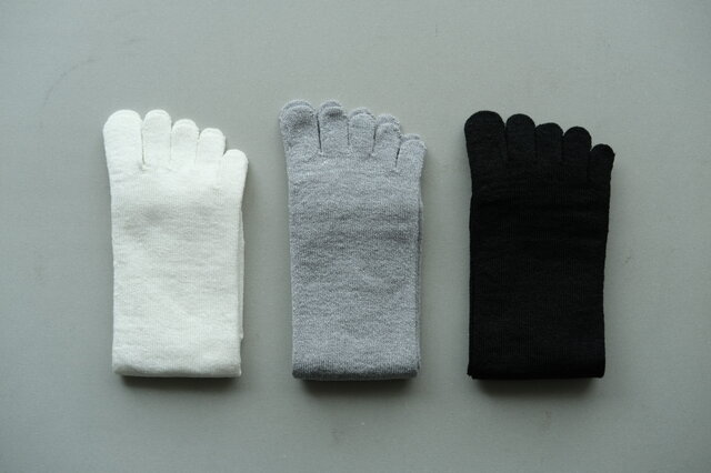 リネンキュプラ五本指ソックス｜25-27cm｜3色 | iichi 日々の暮らしを心地よくするハンドメイドやアンティークのマーケットプレイス