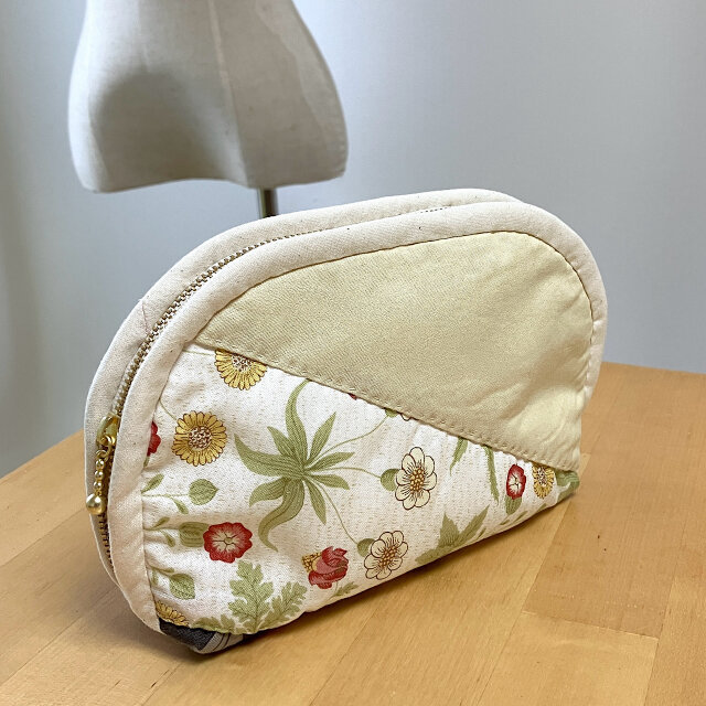 ハギレパッチワークキルト ポーチ 大 vol.2 | iichi 日々の暮らしを心地よくするハンドメイドやアンティークのマーケットプレイス