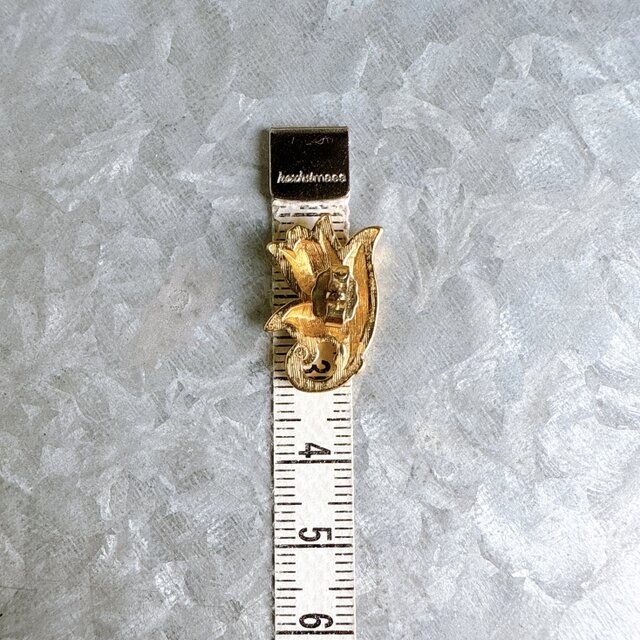 PA344-【 AVON 】エイボン・ヴィンテージピアス 1990s Gold Tone Tulip | iichi 日々の暮らしを心地よくするハンドメイドやアンティークのマーケットプレイス