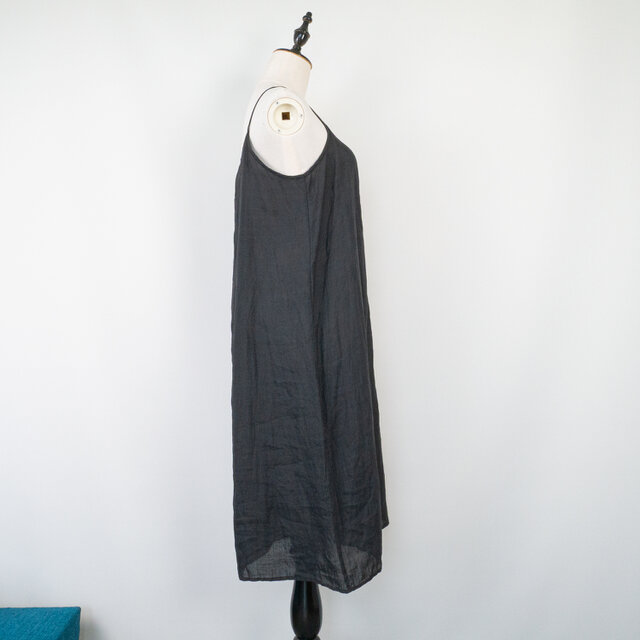 ラミーのシンプルゆったりキャミソール【ML・膝丈・黒・B85-100】 | iichi 日々の暮らしを心地よくするハンドメイドやアンティークのマーケットプレイス