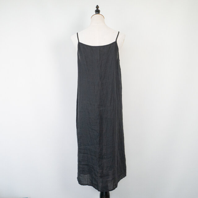 ラミーのシンプルゆったりキャミソール【ML・膝丈・黒・B85-100】 | iichi 日々の暮らしを心地よくするハンドメイドやアンティークのマーケットプレイス