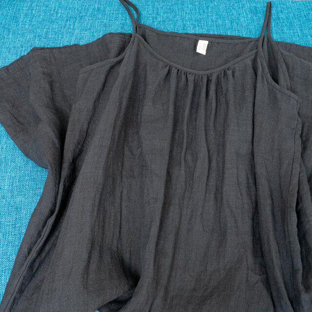 ラミーのシンプルゆったりキャミソール【ML・膝丈・黒・B85-100】 | iichi 日々の暮らしを心地よくするハンドメイドやアンティークのマーケットプレイス