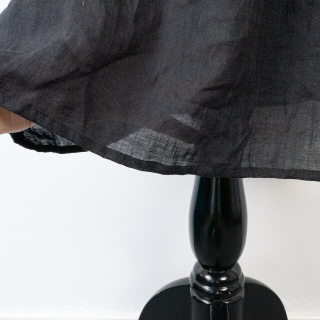 ラミーのシンプルゆったりキャミソール【ML・膝丈・黒・B85-100】 | iichi 日々の暮らしを心地よくするハンドメイドやアンティークのマーケットプレイス