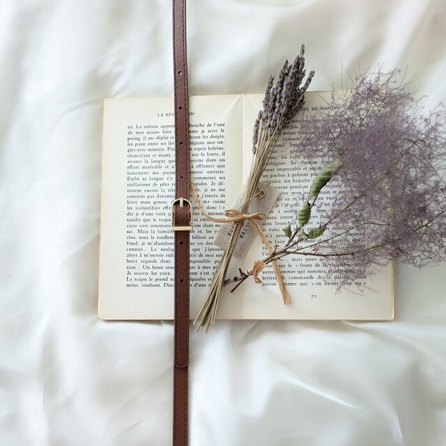 ラフィア風ミニショルダーバッグ オートミールxキャラメル(TCフルステッチ) | iichi 日々の暮らしを心地よくするハンドメイドやアンティークのマーケットプレイス