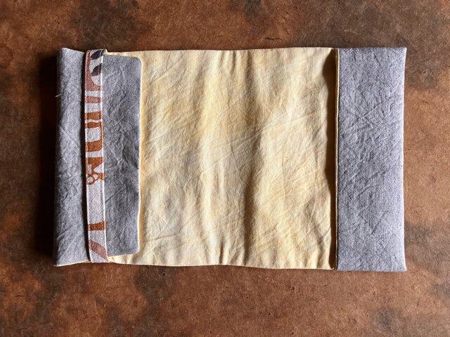 おいしいブックカバー u | iichi 日々の暮らしを心地よくするハンドメイドやアンティークのマーケットプレイス