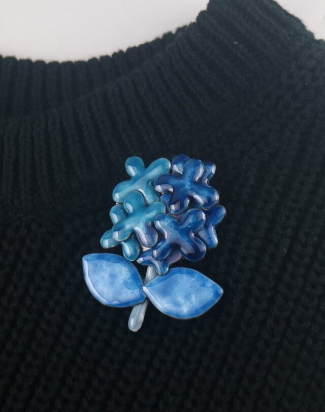 【濡れて滲んで雨の色】七宝焼きの紫陽花 | iichi 日々の暮らしを心地よくするハンドメイドやアンティークのマーケットプレイス