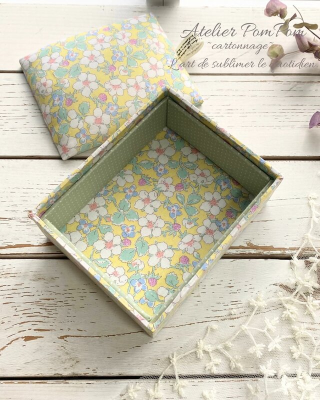 Pom doux petite ＊ リバティ ペイザンヌの小さな布箱（イエロー） | iichi 日々の暮らしを心地よくするハンドメイドやアンティークのマーケットプレイス