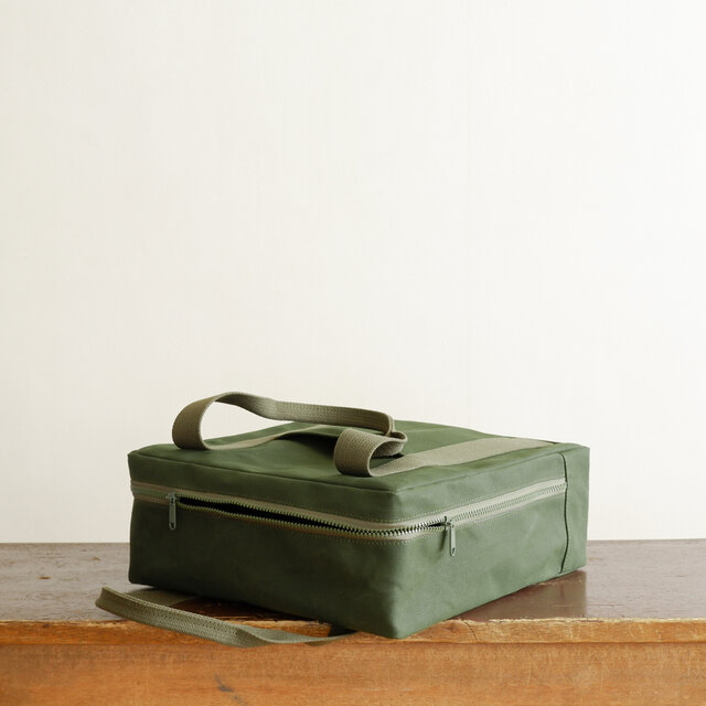 スクエアトート M オリーブドラブ / 9号帆布 | iichi 日々の暮らしを心地よくするハンドメイドやアンティークのマーケットプレイス