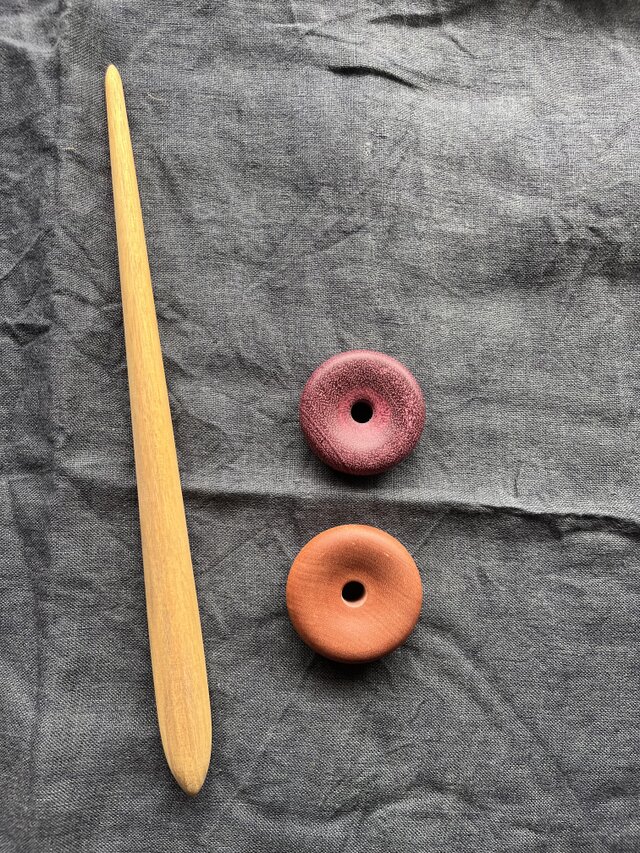 K様専用商品 Diz・ペブル(パープルハート、桜)、紡ぎ独楽・雫(黄櫨) | iichi 日々の暮らしを心地よくするハンドメイドやアンティークのマーケットプレイス