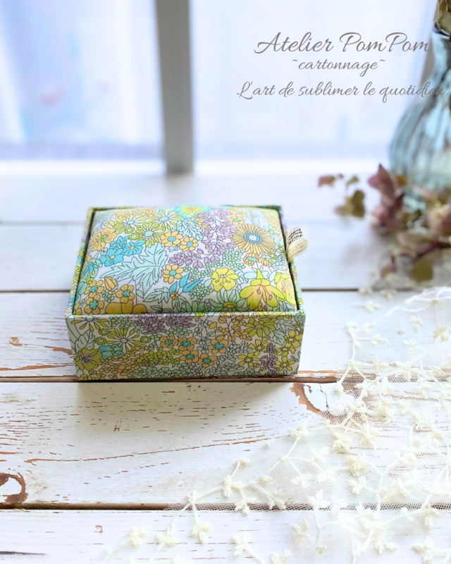 Pom doux petite ＊ リバティ マーガレットアニーの布箱 | iichi 日々の暮らしを心地よくするハンドメイドやアンティークのマーケットプレイス