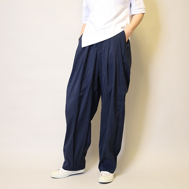 新作 ︎軽量/紫外線対策/撥水/総ゴム仕立てファスナーつきワイドタックパンツ（ネイビー）25025NVF | iichi 日々の暮らしを心地よくするハンドメイドやアンティークのマーケットプレイス