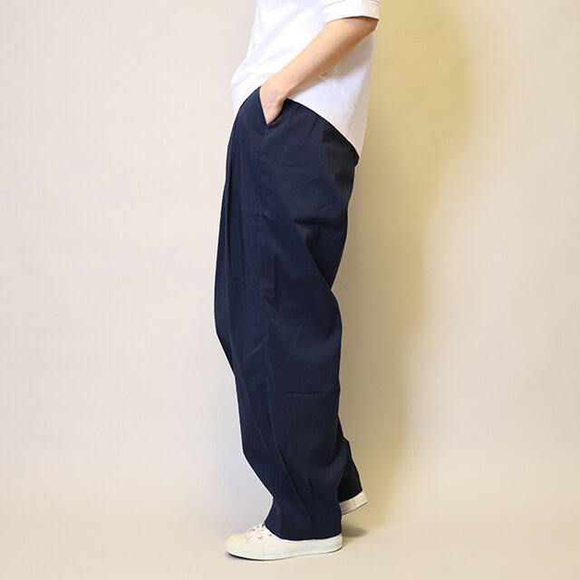 新作 ︎軽量/紫外線対策/撥水/総ゴム仕立てファスナーつきワイドタックパンツ（ネイビー）25025NVF | iichi 日々の暮らしを心地よくするハンドメイドやアンティークのマーケットプレイス