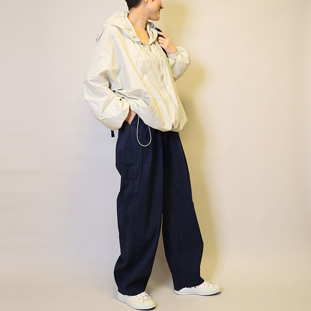 新作 ︎軽量/紫外線対策/撥水/総ゴム仕立てファスナーつきワイドタックパンツ（ネイビー）25025NVF | iichi 日々の暮らしを心地よくするハンドメイドやアンティークのマーケットプレイス