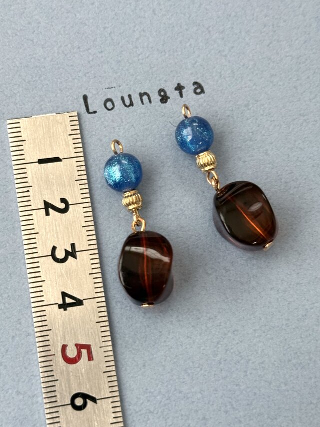 ブルーラメとべっ甲のべっ甲ピアス アンティークピアス 夏ピアス 秋冬も樹脂ピアス | iichi 日々の暮らしを心地よくするハンドメイドやアンティークのマーケットプレイス