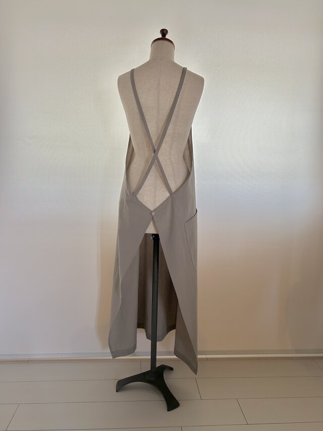 軽い マキシ エプロン : : brown beige | iichi 日々の暮らしを心地よくするハンドメイドやアンティークのマーケットプレイス