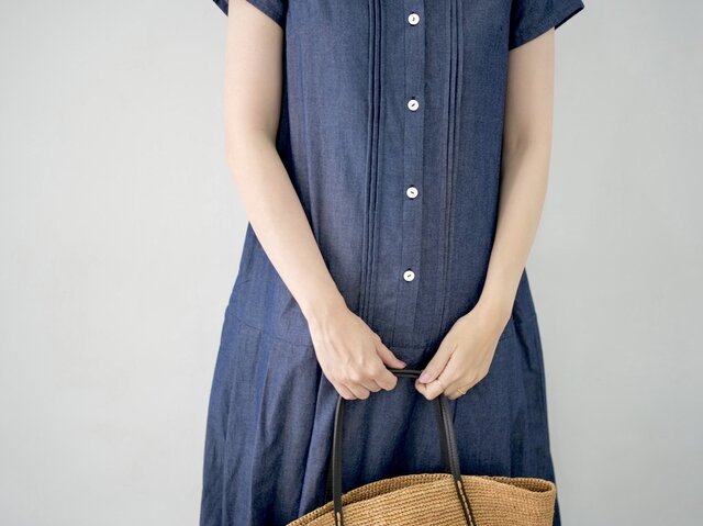 ピンタックワンピース半袖 ︎ 薄手デニム No.344 | iichi 日々の暮らしを心地よくするハンドメイドやアンティークのマーケットプレイス