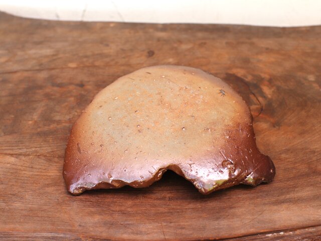 備前焼 ちぎり皿(幅約17cm) sr8-030 | iichi 日々の暮らしを心地よくするハンドメイドやアンティークのマーケットプレイス