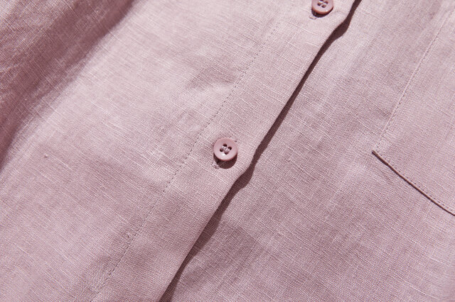 上質リネンの半袖シャツ 羽織りコーデにも リネン100％ 薄いピンク 250513-2 | iichi 日々の暮らしを心地よくするハンドメイドやアンティークのマーケットプレイス
