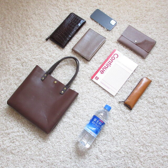 《牛革》new♪スクエアミニトート・スムースソフトレザー・ダークブラウン・0467 | iichi 日々の暮らしを心地よくするハンドメイドやアンティークのマーケットプレイス