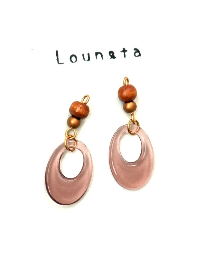 ウッドビーズピアス ブラウン チェコビーズゴールド アンティークピンク 1年使えるピアス 樹脂ピアス | iichi 日々の暮らしを心地よくするハンドメイドやアンティークのマーケットプレイス