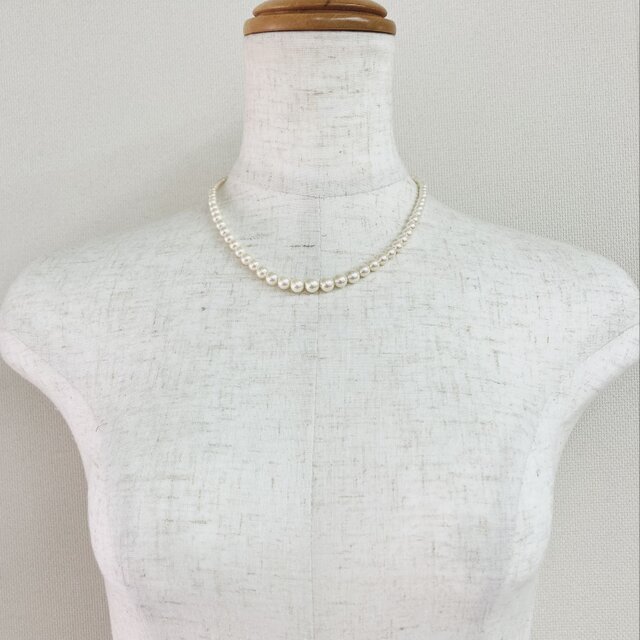ガラスパールグラデーションネックレス/4x8mm約42cm+5cm/クリーム/R/made in japan | iichi 日々の暮らしを心地よくするハンドメイドやアンティークのマーケットプレイス