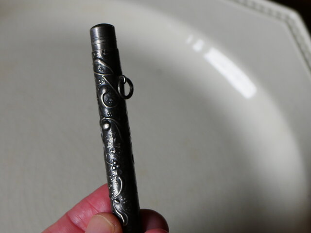 宿り木 クレヨン ヤドリギ シルバーメッキ フランスアンティーク ブロカントのある暮らし | iichi 日々の暮らしを心地よくするハンドメイドやアンティークのマーケットプレイス