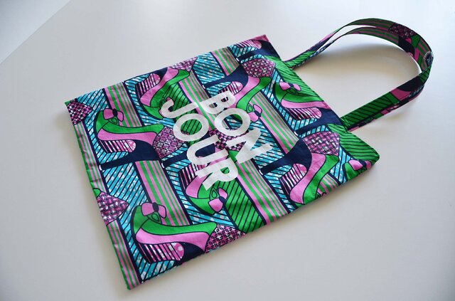 アフリカンバティック トートバッグ 『BON JOUR』 ハイヒール柄 アフリカンファブリック A4大人お稽古バッグ | iichi 日々の暮らしを心地よくするハンドメイドやアンティークの ...