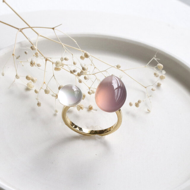 天然石2粒＊ピンクパープルカルセドニー×ホワイトシェル＋クリスタル フォークリング --Two stones-- | iichi 日々の暮らしを心地よくするハンドメイドやアンティークの ...