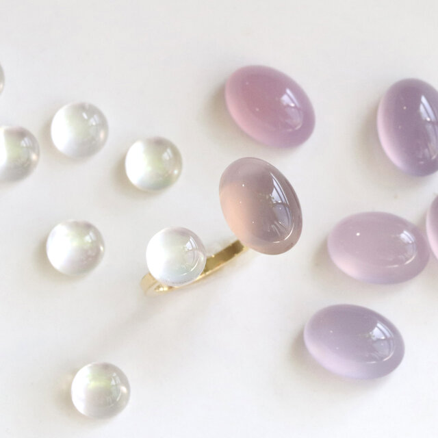 天然石2粒＊ピンクパープルカルセドニー×ホワイトシェル＋クリスタル フォークリング --Two stones-- | iichi 日々の暮らしを心地よくするハンドメイドやアンティークの ...