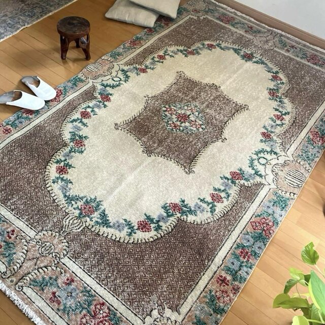 大判 美品 144×244 薔薇 クリーム クラシカル トルコヴィンテージラグ | iichi 日々の暮らしを心地よくするハンドメイドやアンティークのマーケットプレイス