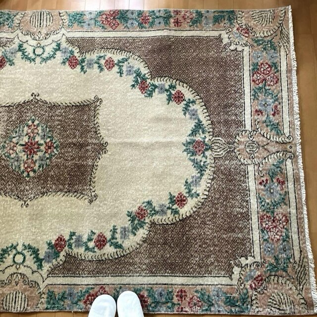 大判 美品 144×244 薔薇 クリーム クラシカル トルコヴィンテージラグ | iichi 日々の暮らしを心地よくするハンドメイドやアンティークのマーケットプレイス