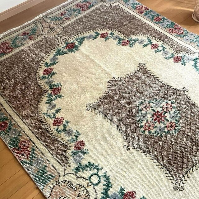 大判 美品 144×244 薔薇 クリーム クラシカル トルコヴィンテージラグ | iichi 日々の暮らしを心地よくするハンドメイドやアンティークのマーケットプレイス