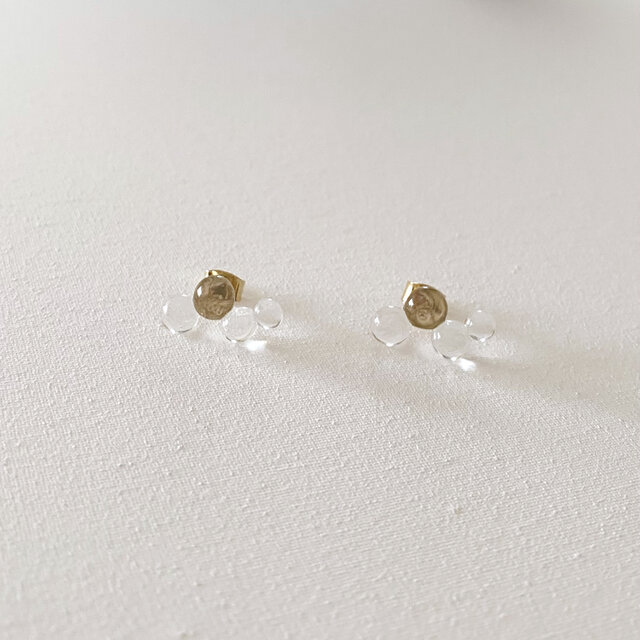 硝子のピアス | iichi 日々の暮らしを心地よくするハンドメイドやアンティークのマーケットプレイス